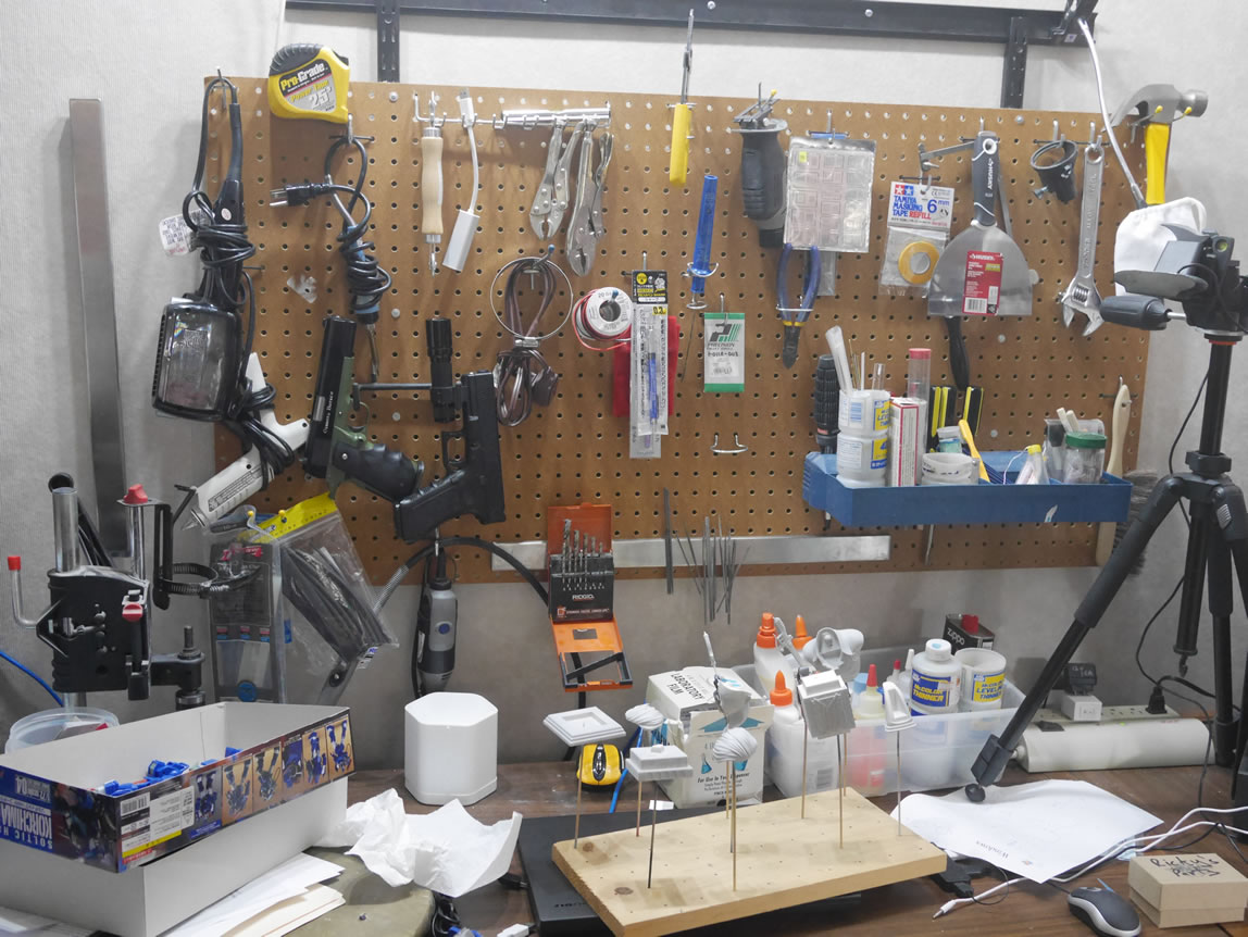 Show me your battle/workstation! : r/Gunpla