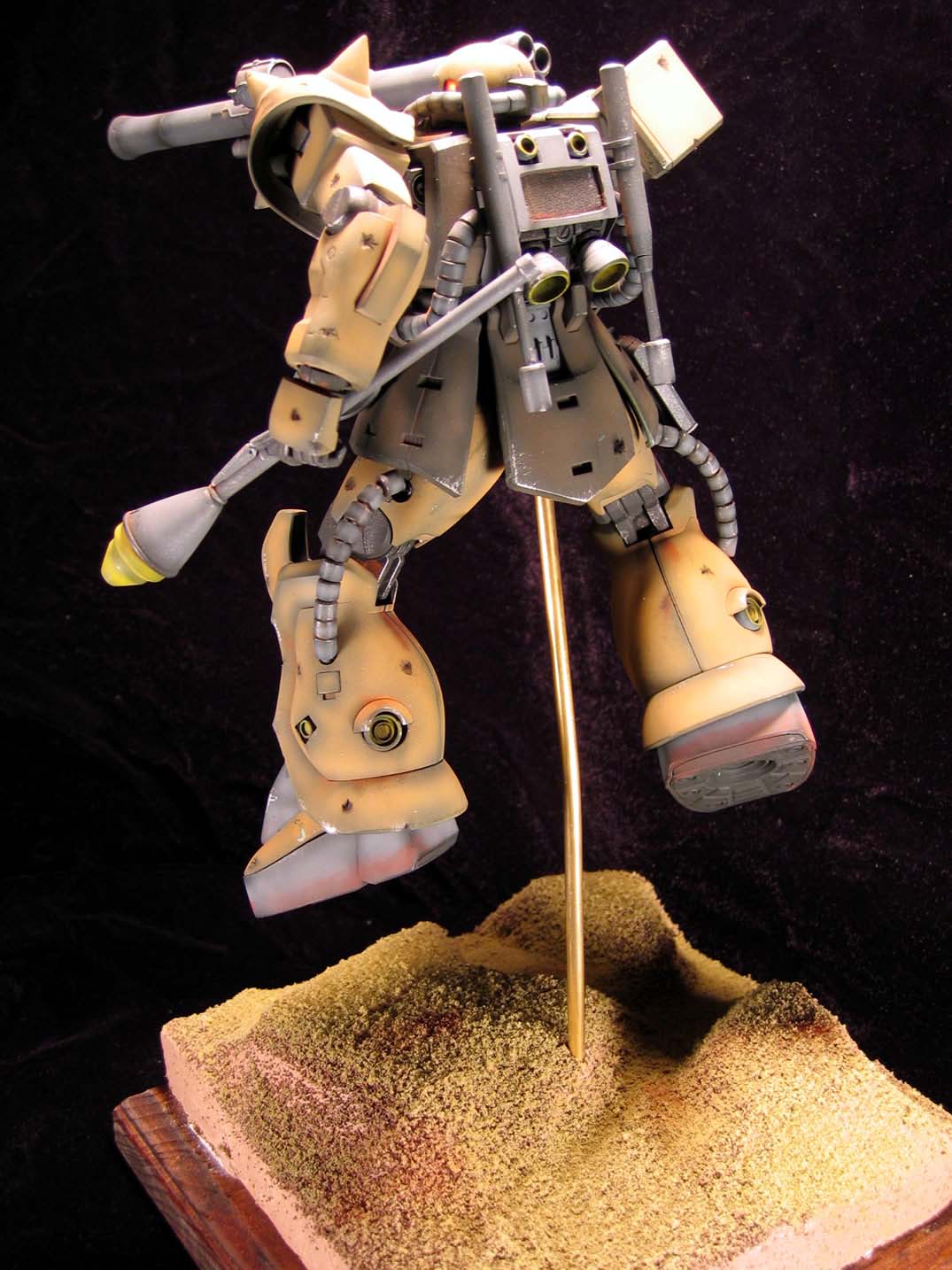 1/100 MG Zaku II F2